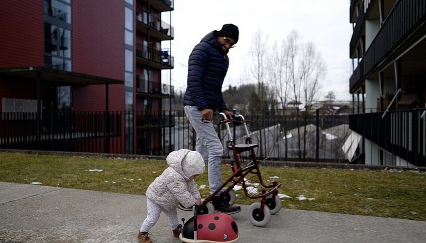 He Was Paralyzed Over 10 Years Ago. Now He Can Walk, Thanks To A Spinal ...